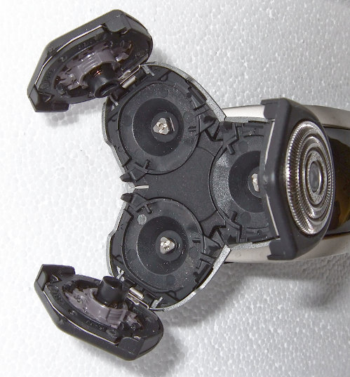 Philips Norelco arcitec 1090 Electric Shaver Review | Gear Diary