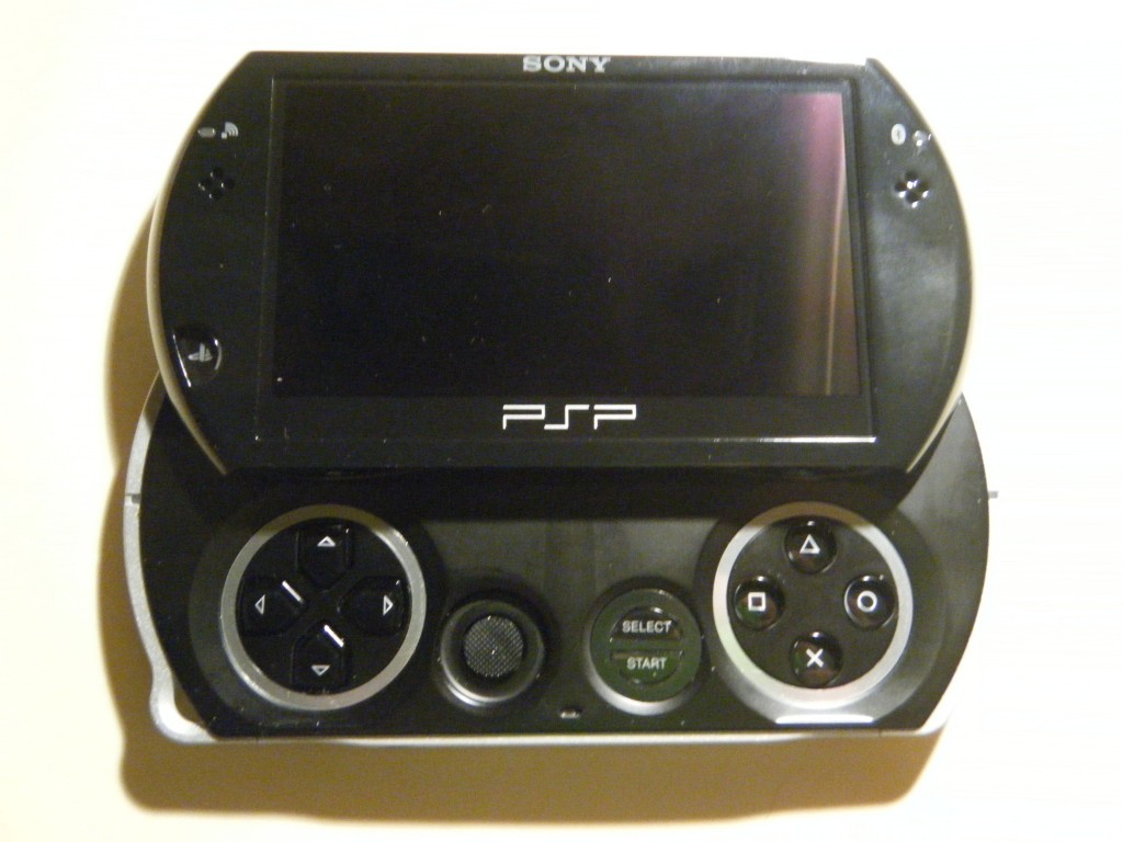 PSP Go! ... or PSP No Go? Review | Gear Diary