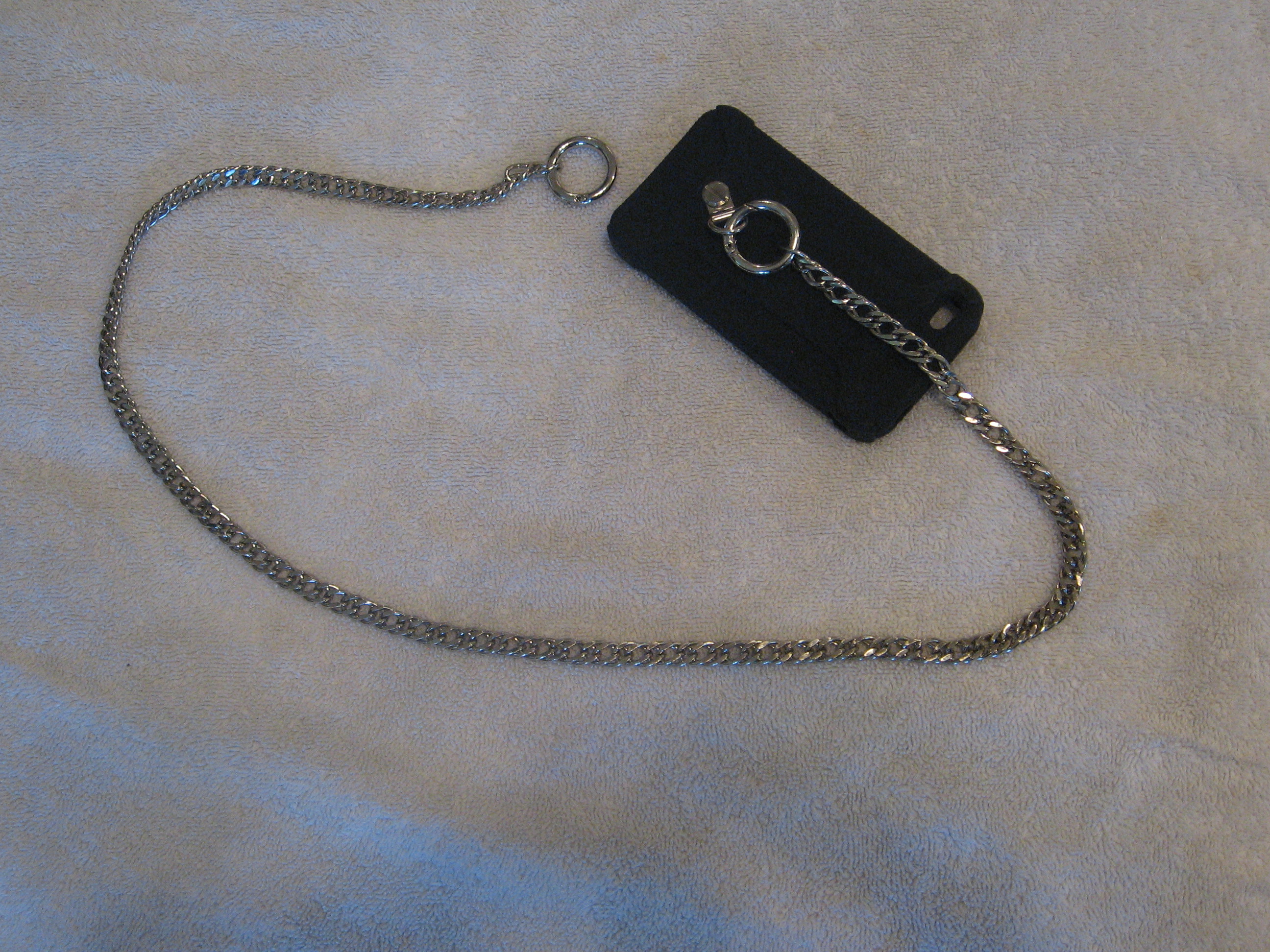 The Z-Connector iPhone Case (with Chain!) Review | Gear Diary