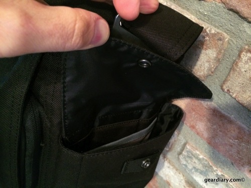 Lowepro Urban Reporter 250 Camera Messenger - For the Street-Smart ...