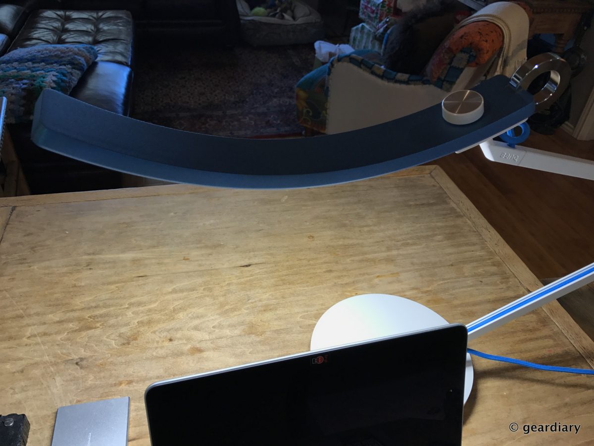 The BenQ e-Reading Lamp: A Graceful, Adjustable, and Smart Desk Lamp ...