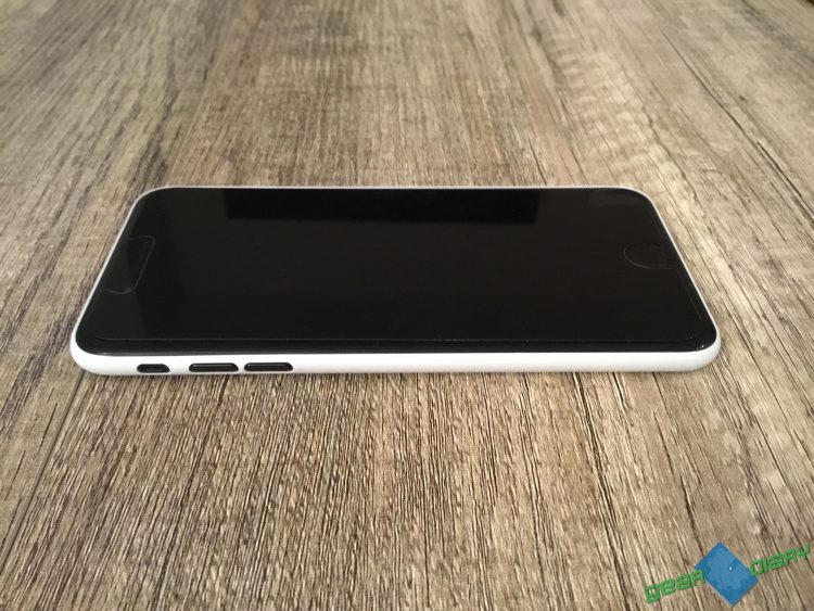 A Jet White iPhone 7 Plus is Totallee Possible with This Case | Gear Diary