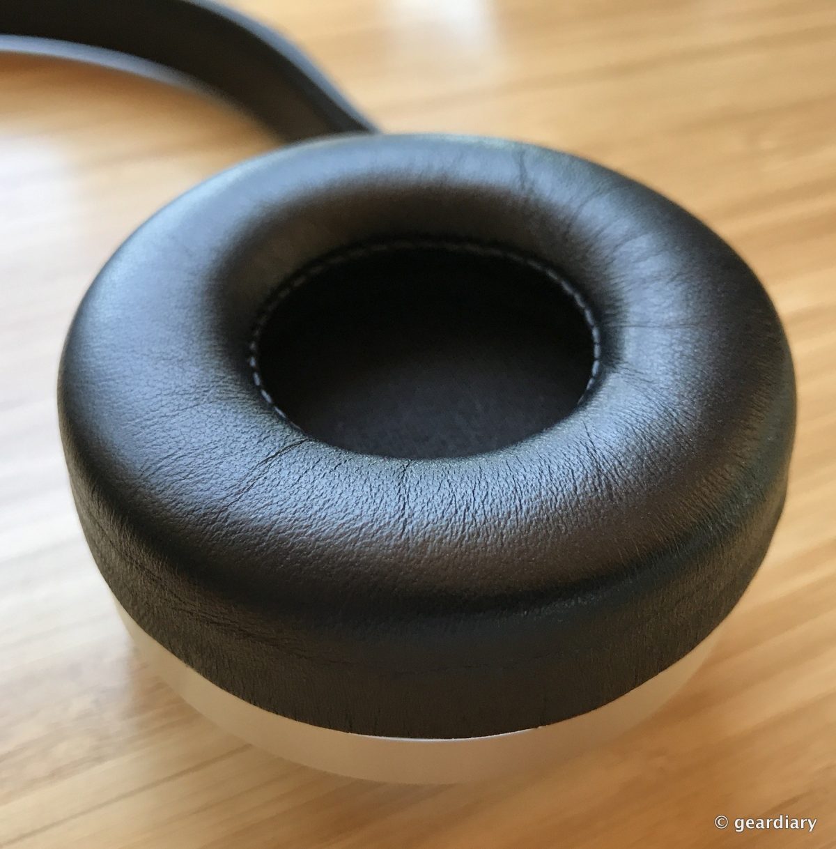 Aëdle VK-2 Legacy Dynamic High-Performance On-Ear Headphones Review ...