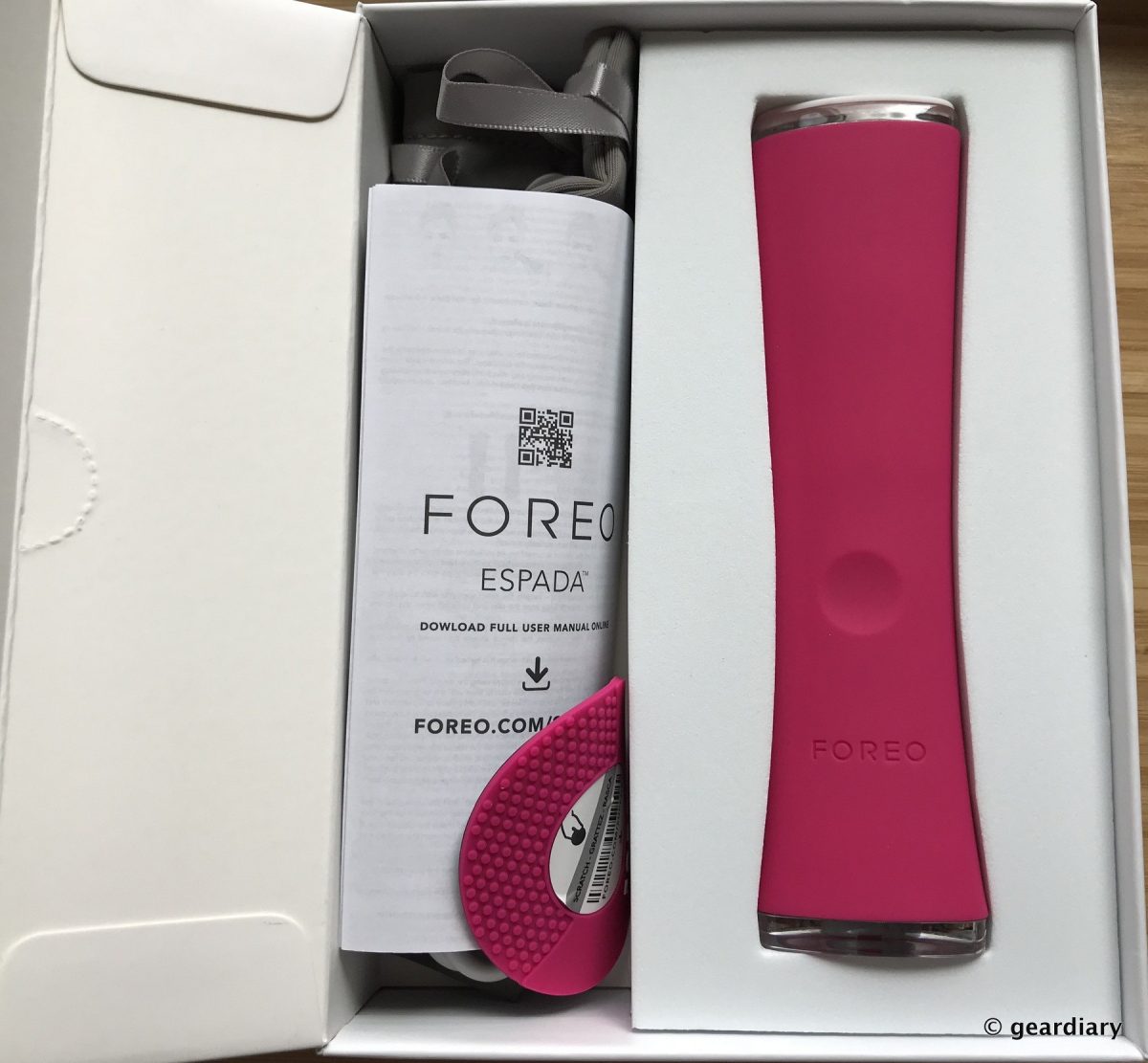 FOREO ESPADA Blue Light Acne Treatment Device Review | Gear Diary