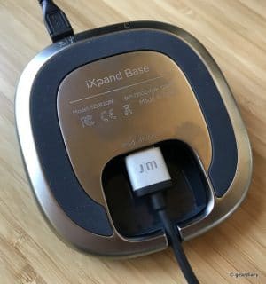 SanDisk iXpand Base Review: Auto Backups While Your iPhone Charges ...