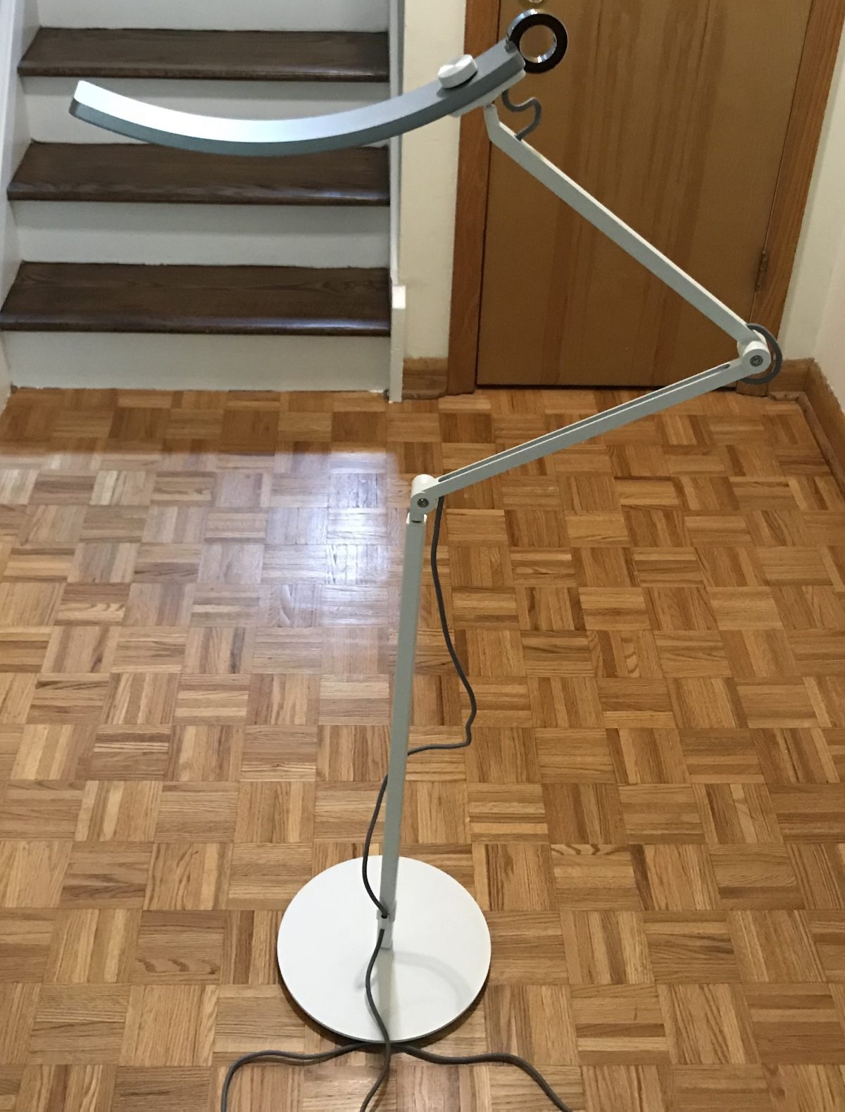 BenQ e-Reading Lamp Floor Stand Extension Turns a BenQ Desk Lamp Into ...