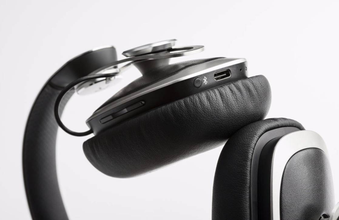 Moshi Reveals Their New Avanti Air On-ear Bluetooth Headphones | Gear Diary