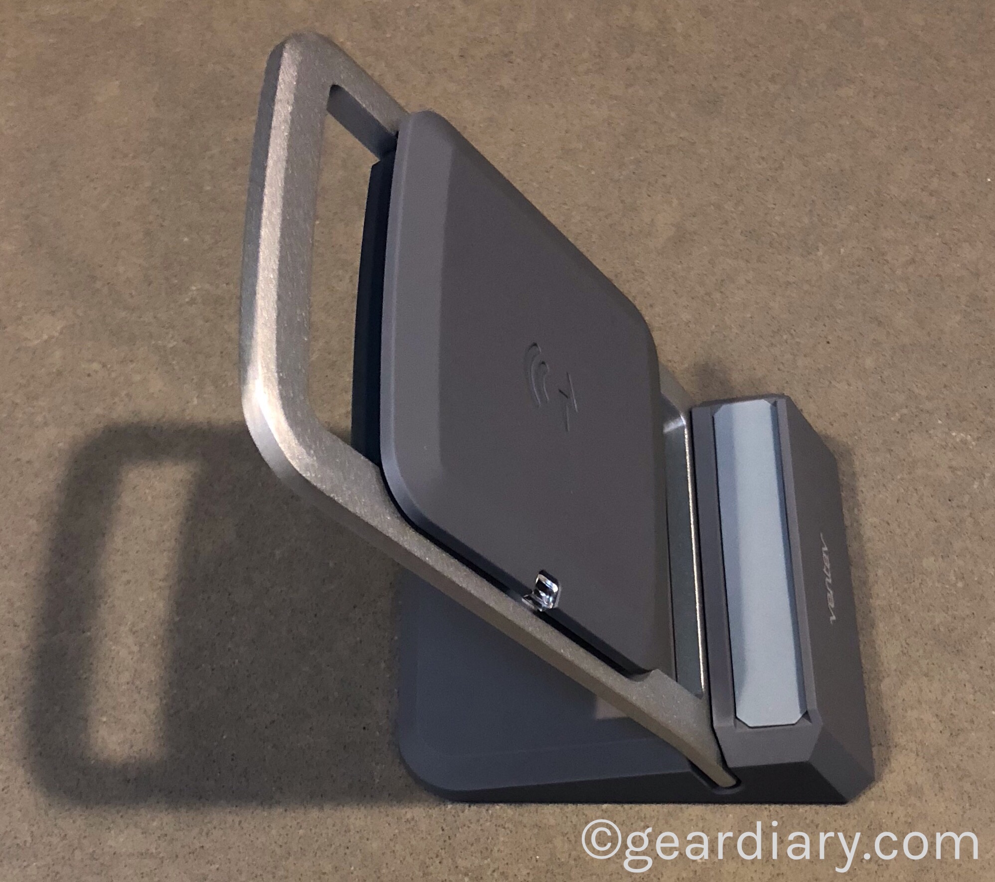 The Ventev Wireless Chargestand Is Fast and Flexible | GearDiary