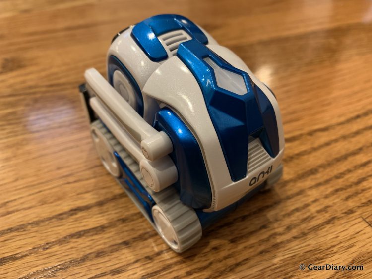 Anki Cozmo Is a Robot That's Fun for the Whole Family