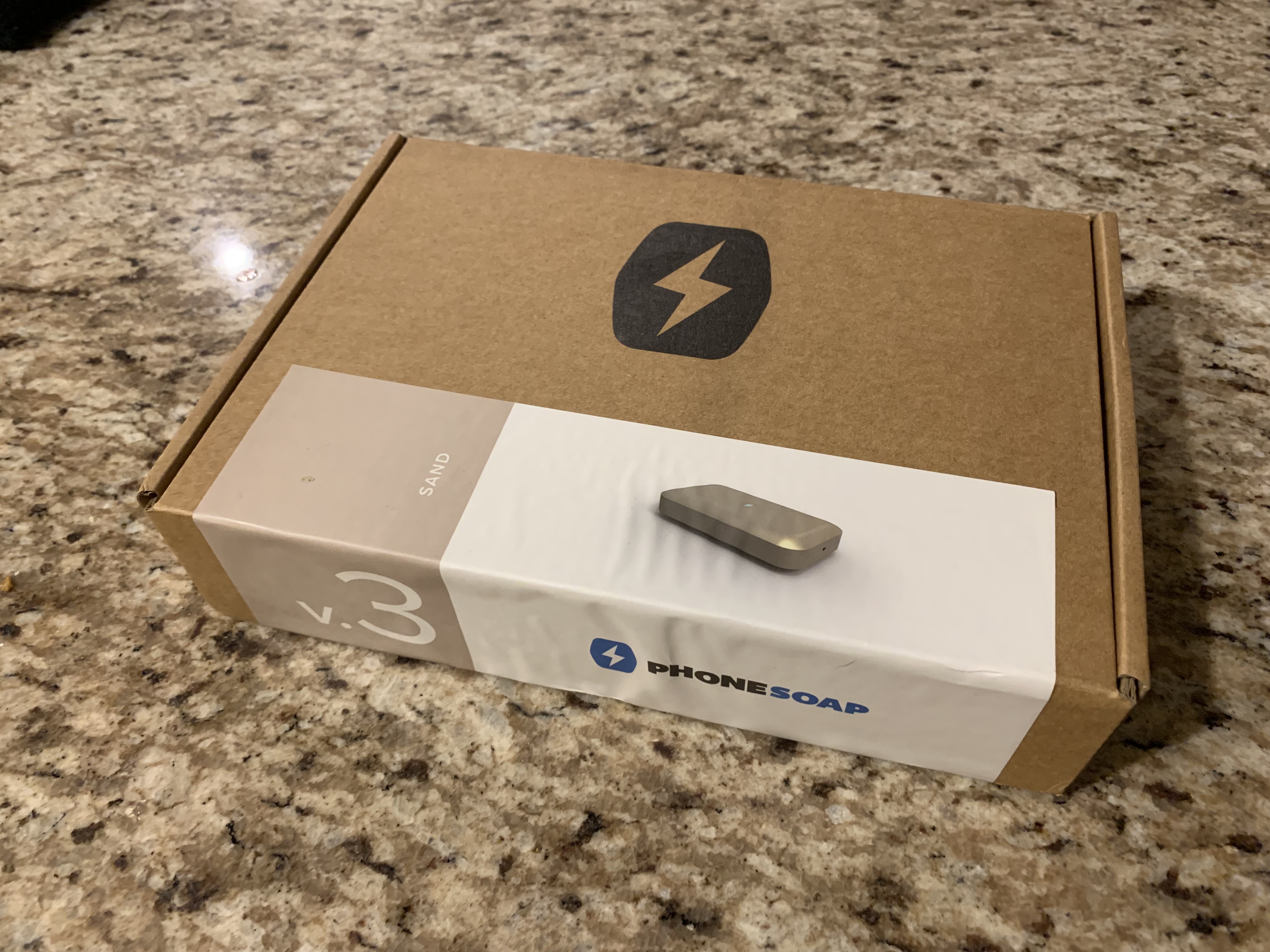 PhoneSoap 3 Is an Easy Way to Make Your Phone Less Disgusting