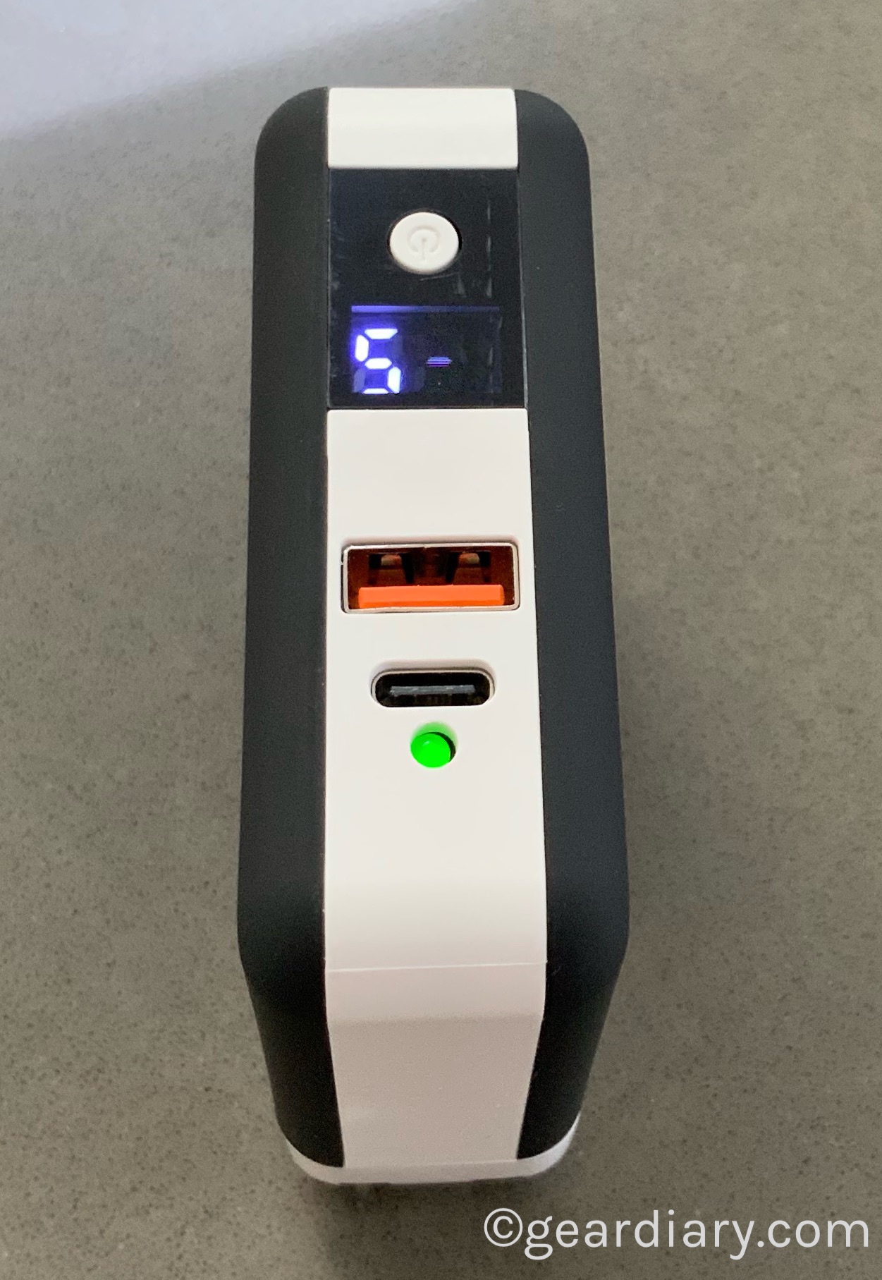 [FUSE]chicken Universal All-In-One Travel Charger Is Everything You ...