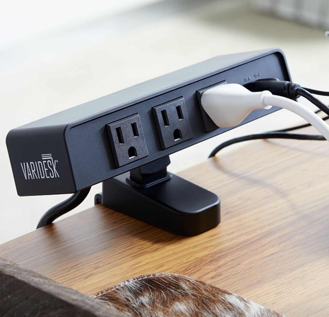 The Varidesk PowerHub Puts Power within Reach