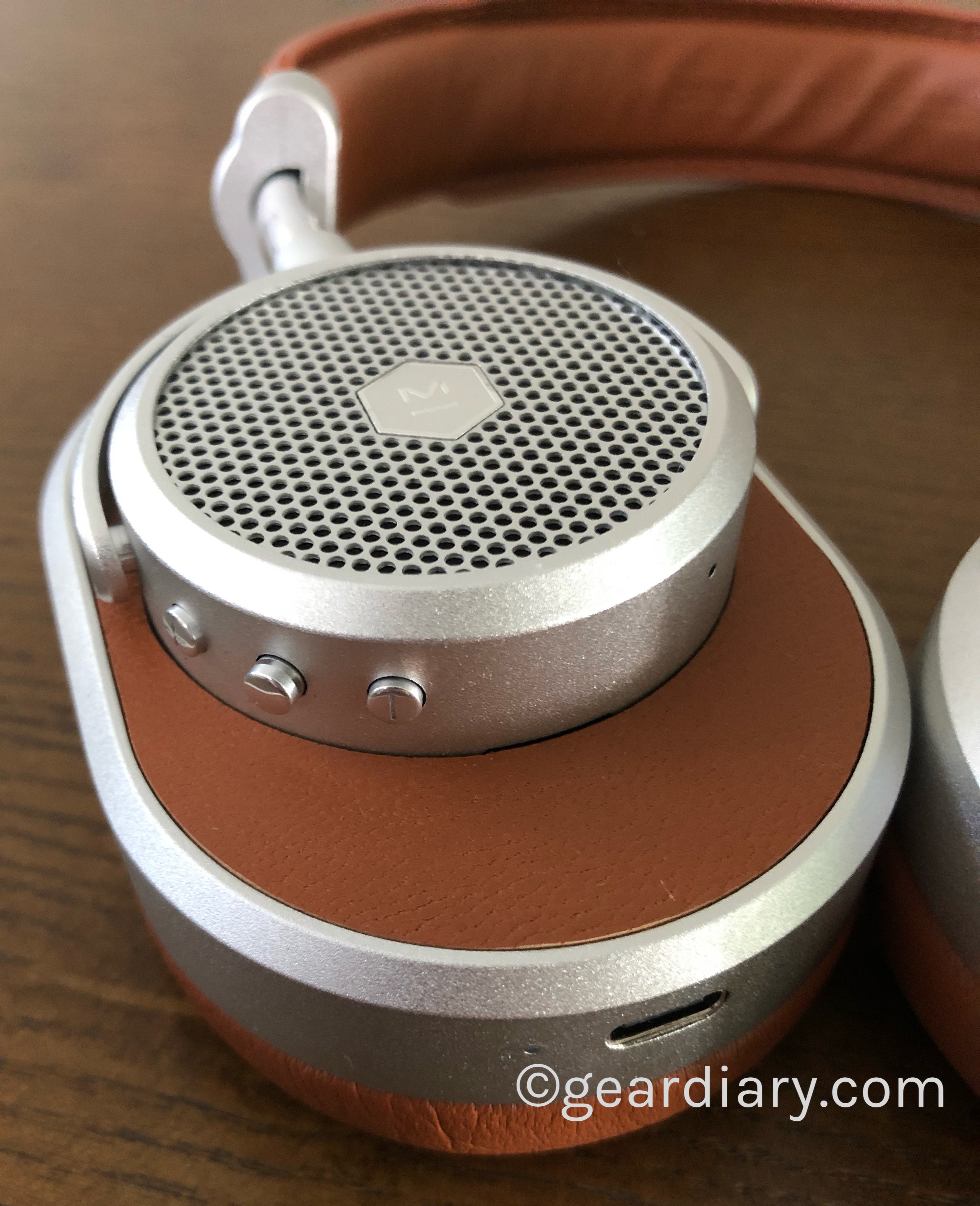 Master & Dynamic’s New MW65 Over-the-Ear Headphones with ANC Are a Gear ...