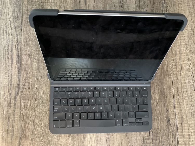 Logitech Slim Folio Is What Will Make Your iPad Pro a MacBook Replacement