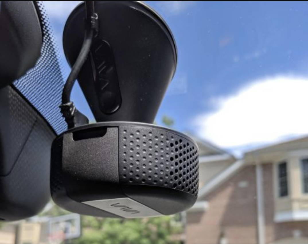 Vava Dash Cam Is a Svelte, Polished, and Screen-Free Addition to Your Car