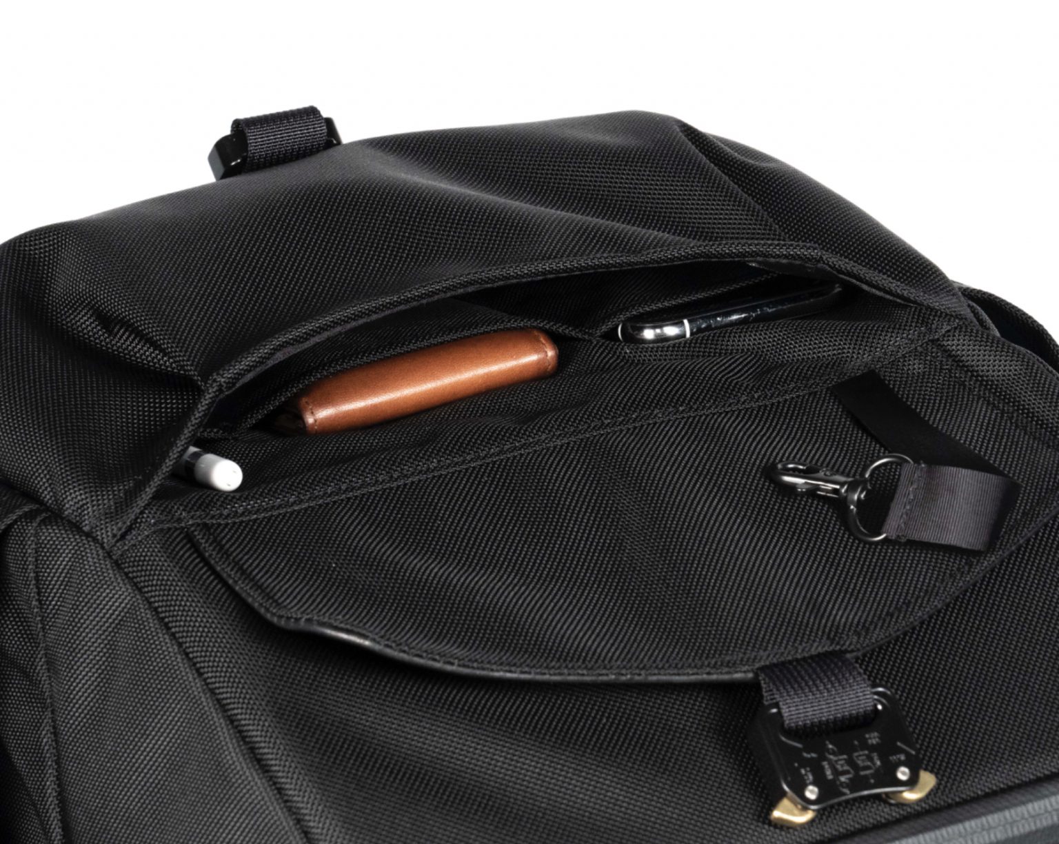 Waterfield Mezzo Laptop Backpack Brings Old World Style to Modern ...