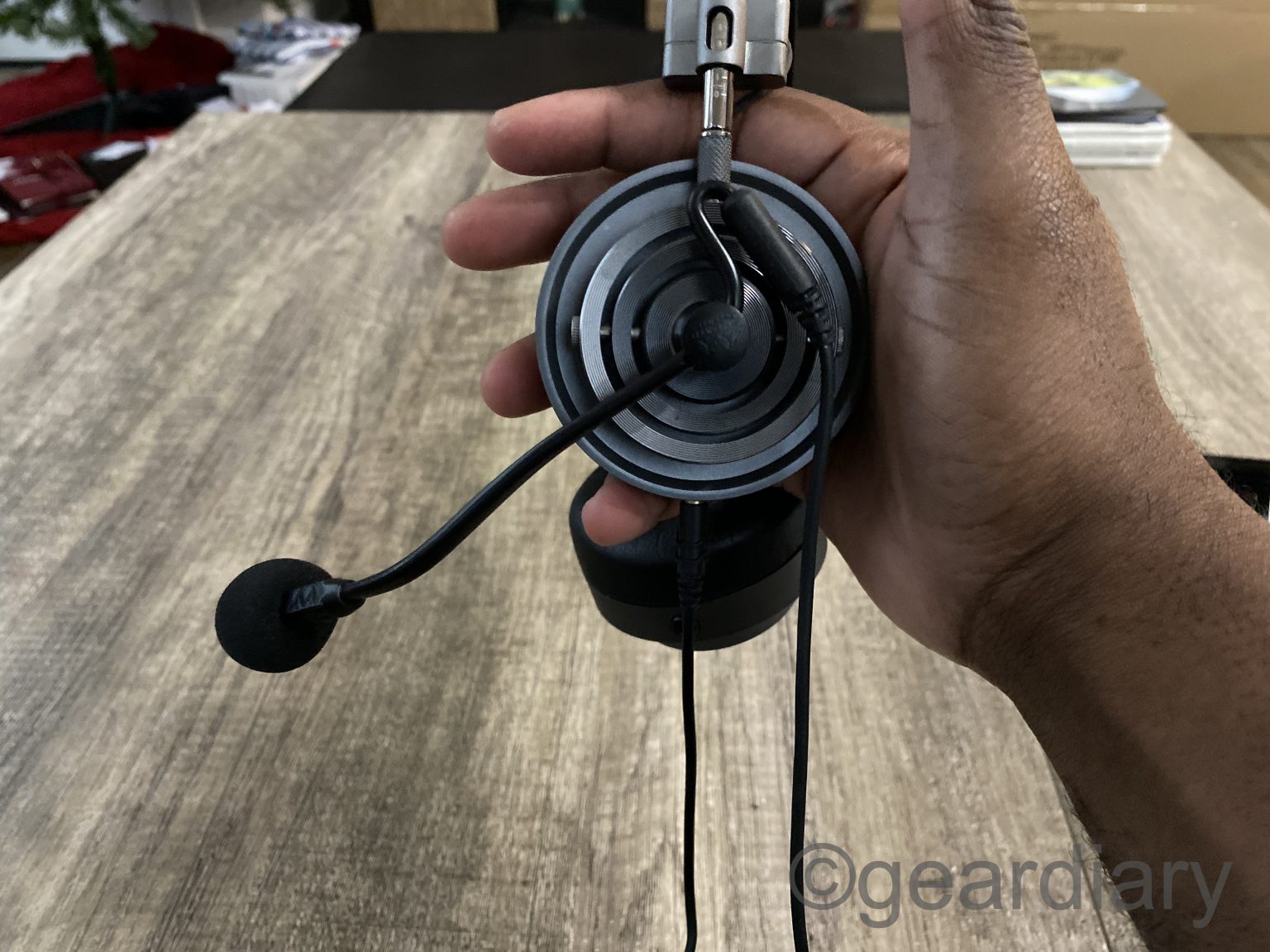 ModMic Uni: Streaming and Podcasting with Your Existing Headphones