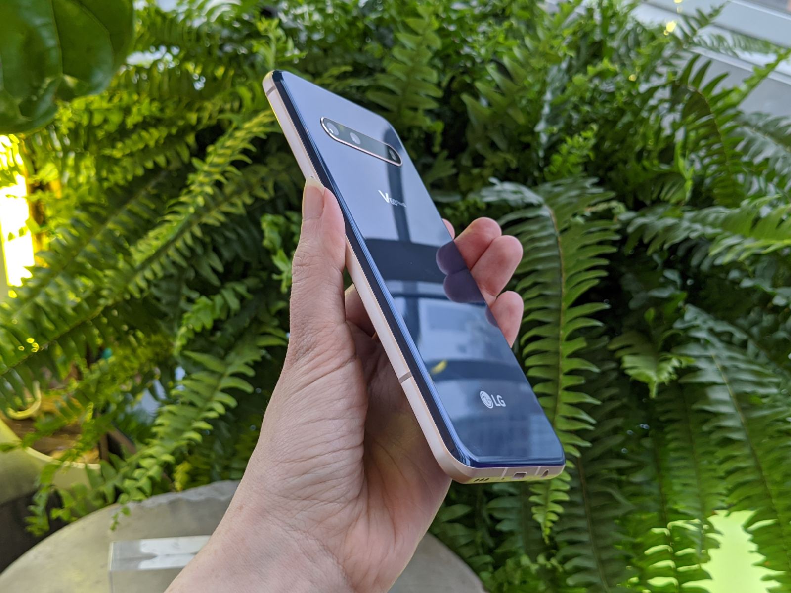 LG V60 ThinQ 5G Evolves for Even Better Productivity and Entertainment