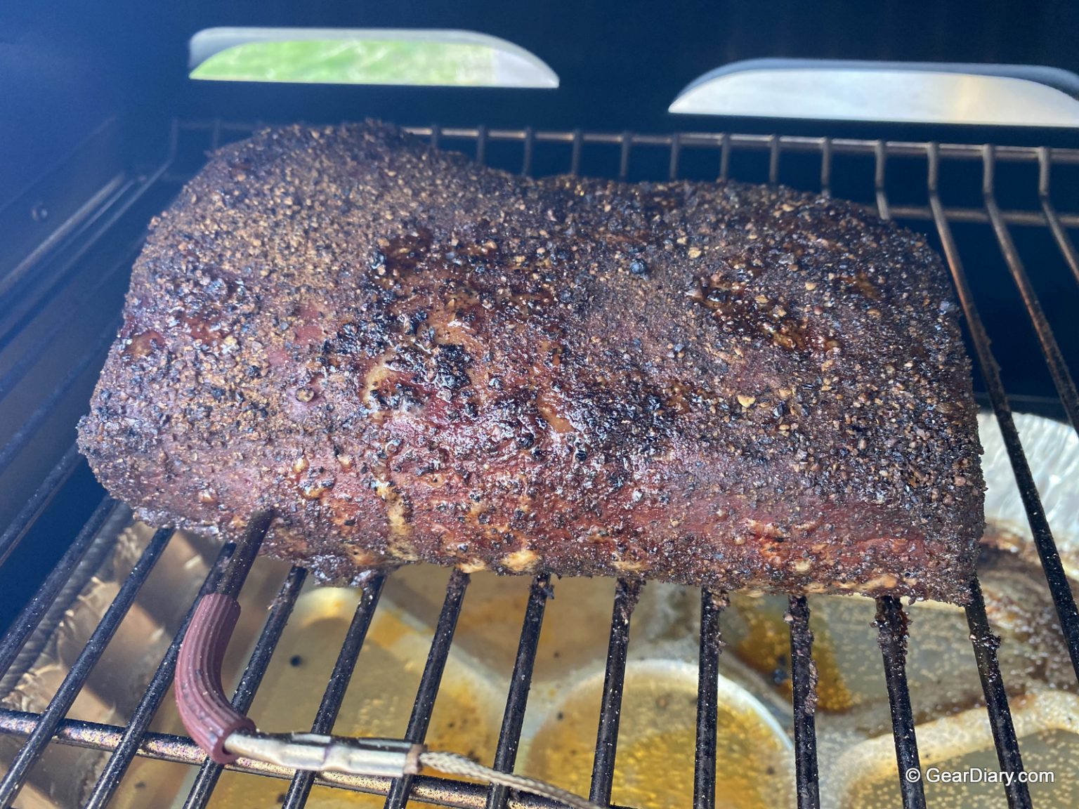 Weber SmokeFire Is a Pellet Grill That Can Do It All(most)