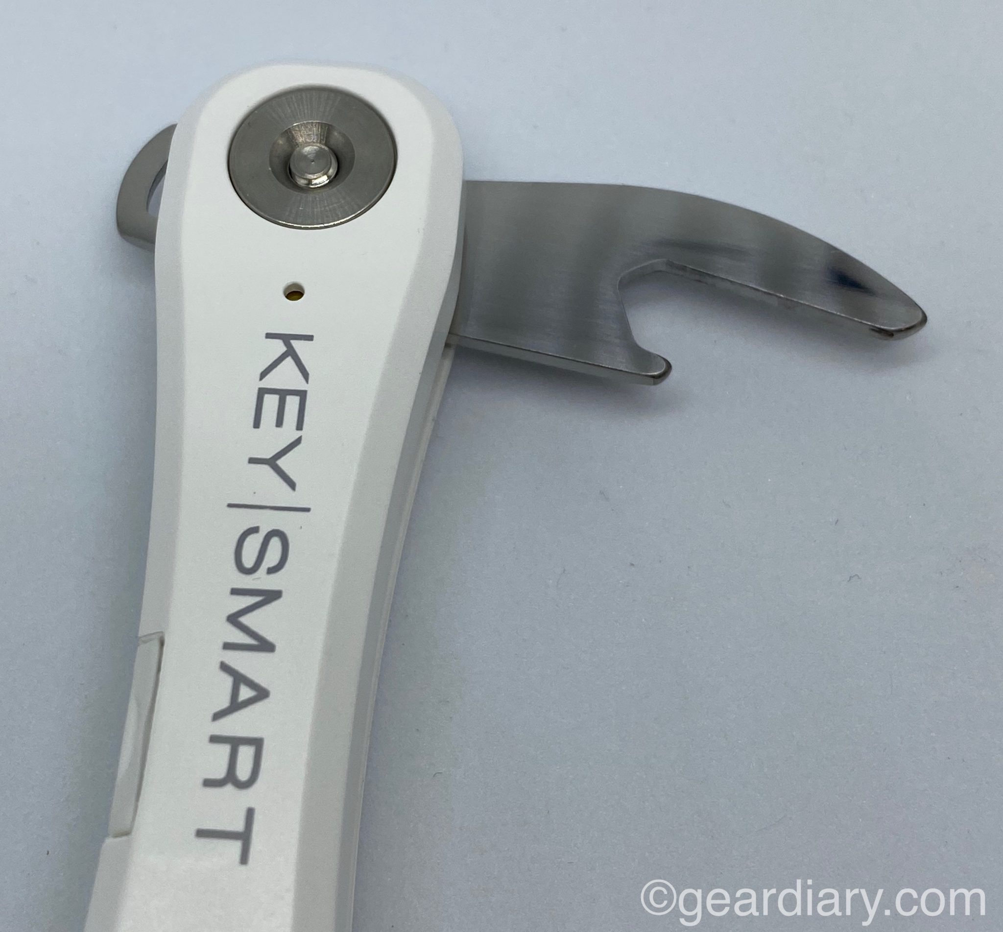 The KeySmart MagConnect Magnetic Keychain Connector Is Smart!
