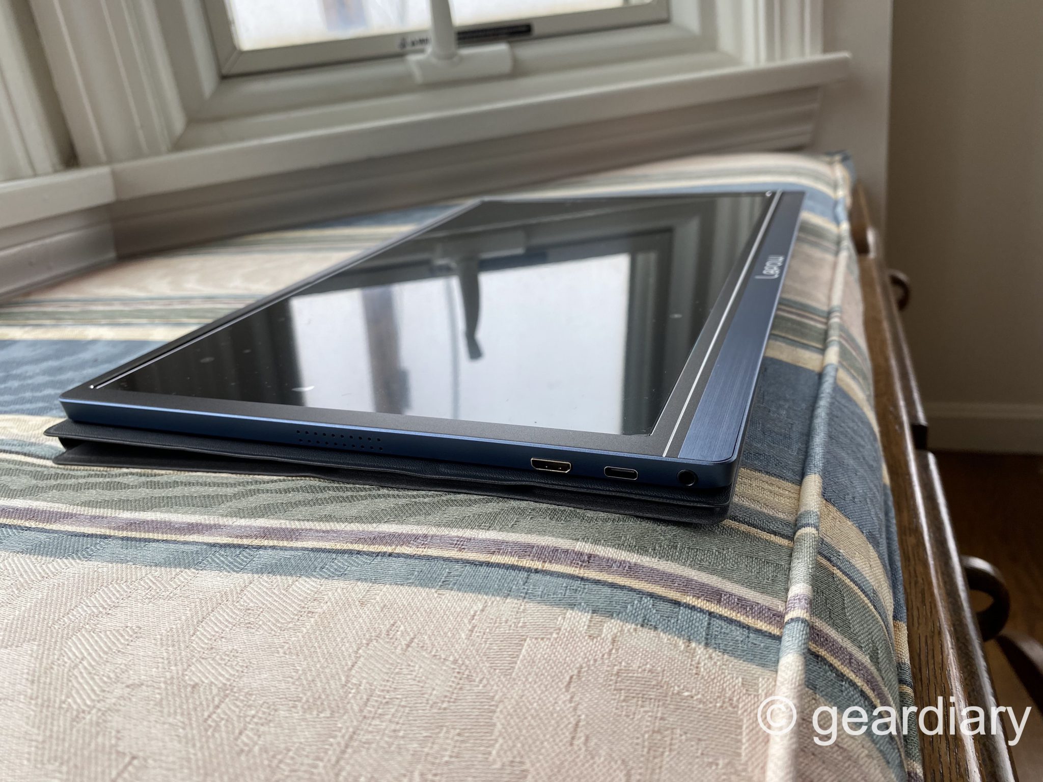 The 15.6" Lepow Portable Monitor Is a WFH Must-Have