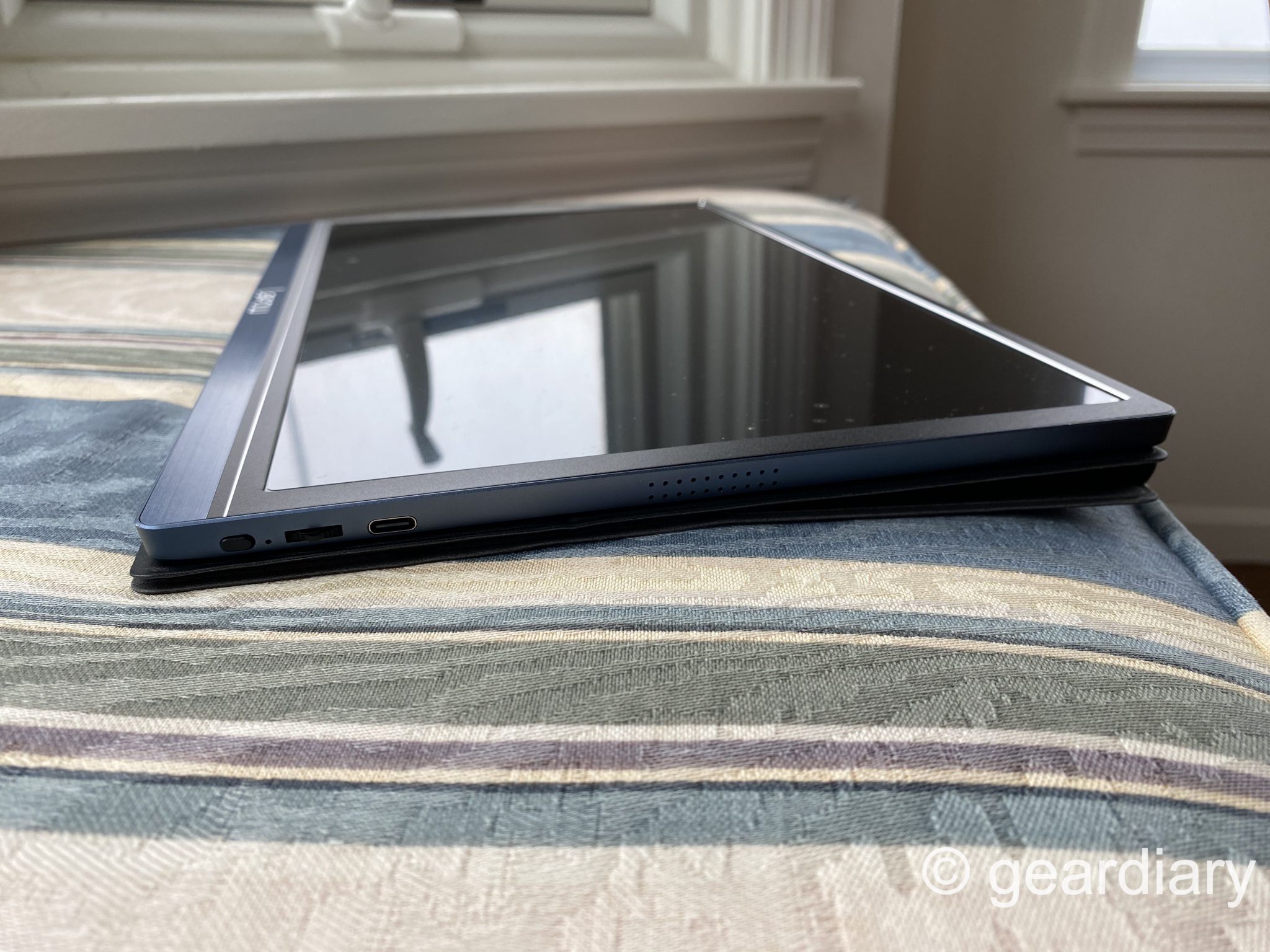 The 15.6" Lepow Portable Monitor Is a WFH Must-Have