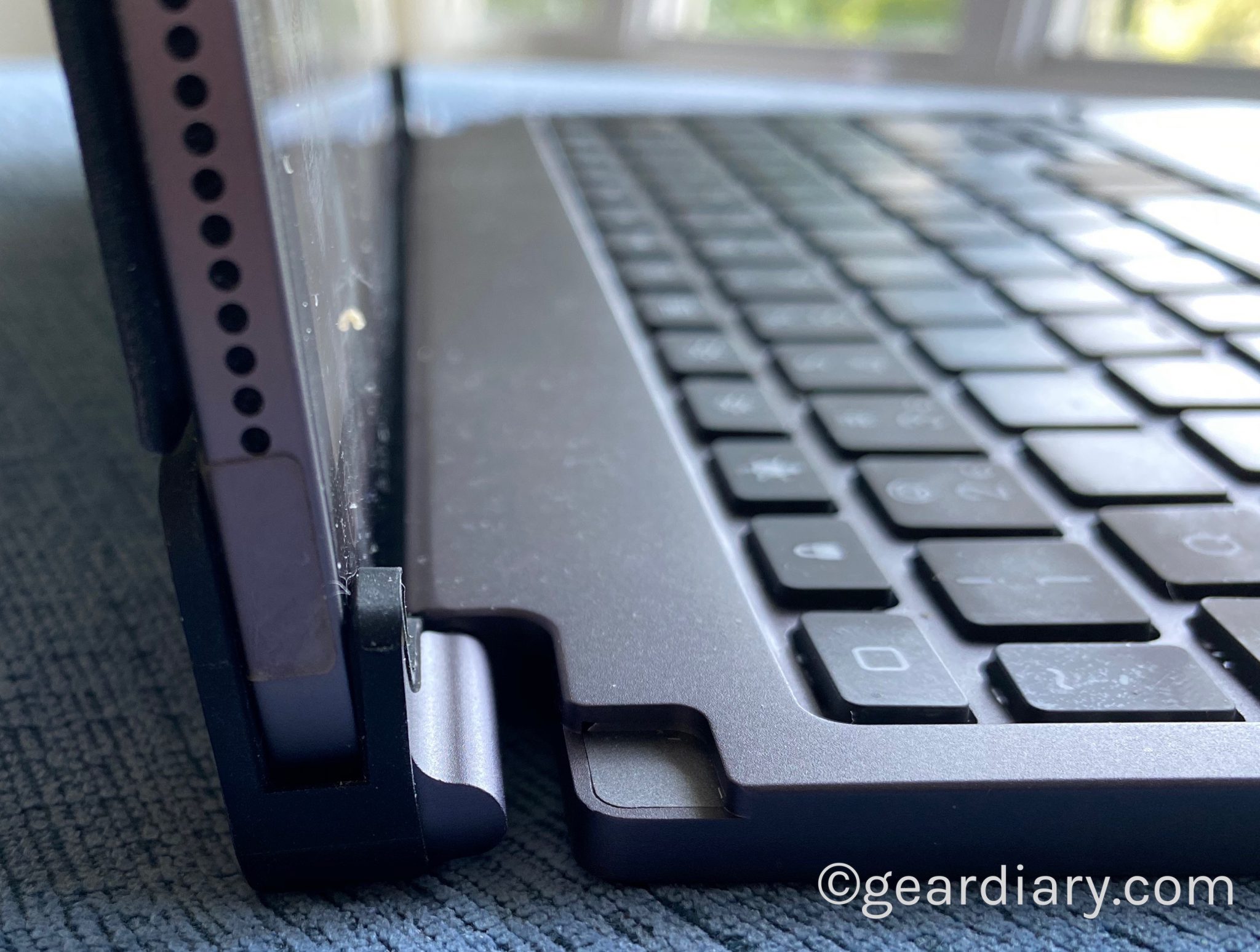 Brydge Pro+ Wireless Keyboard with Trackpad Is Ready to Take Your iPad ...