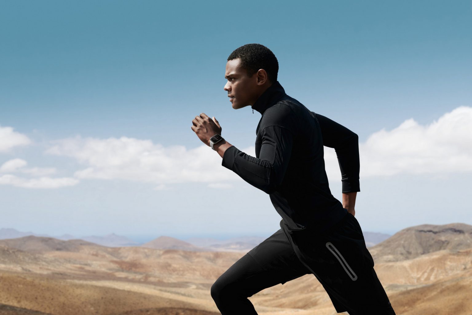The Zepp E Is a Wellness-Focused Wearable That Fuses Style with AI to ...