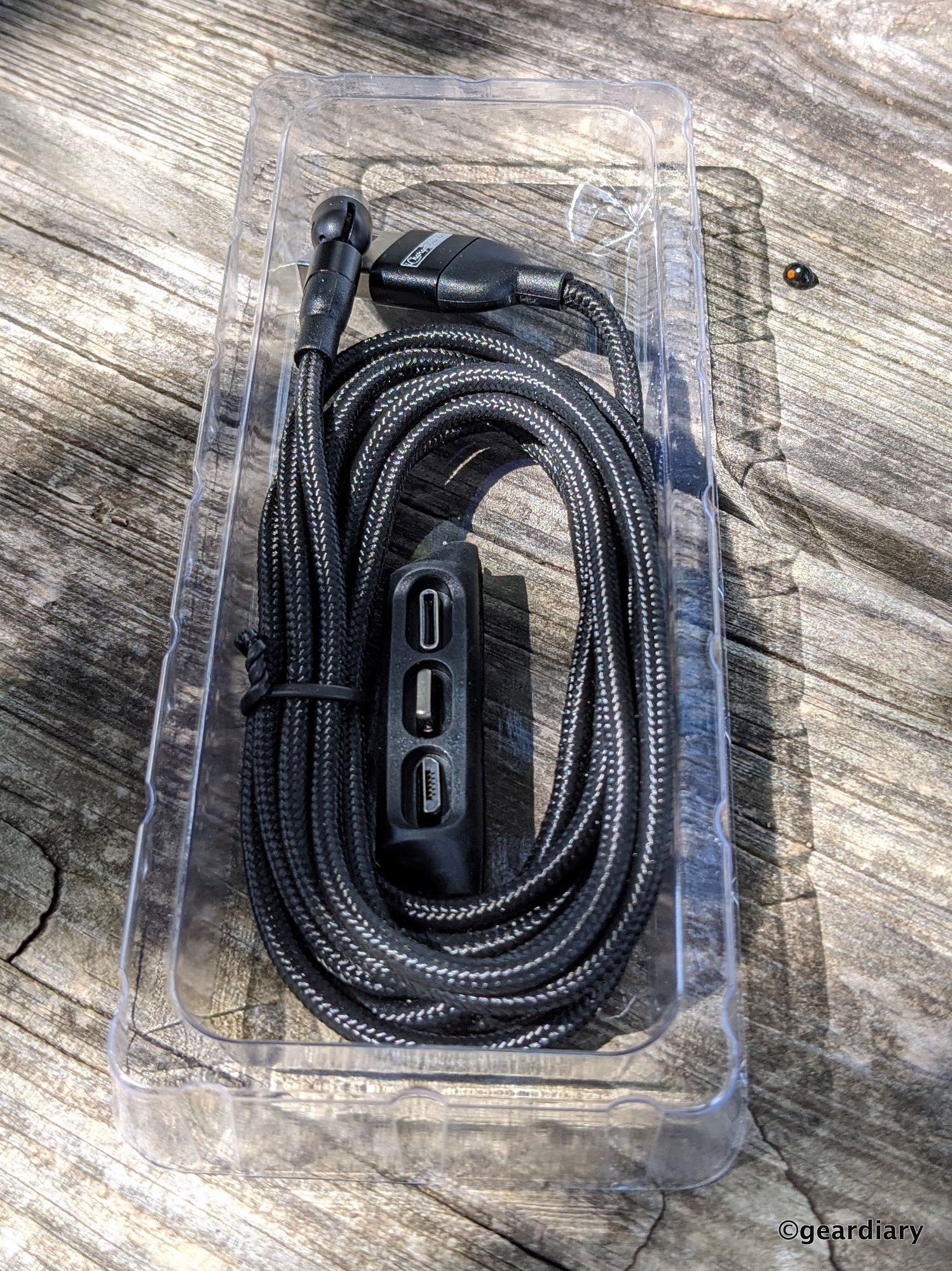 iCharge Pro Cable Brings Magnetic Versatility to Your Device Charging
