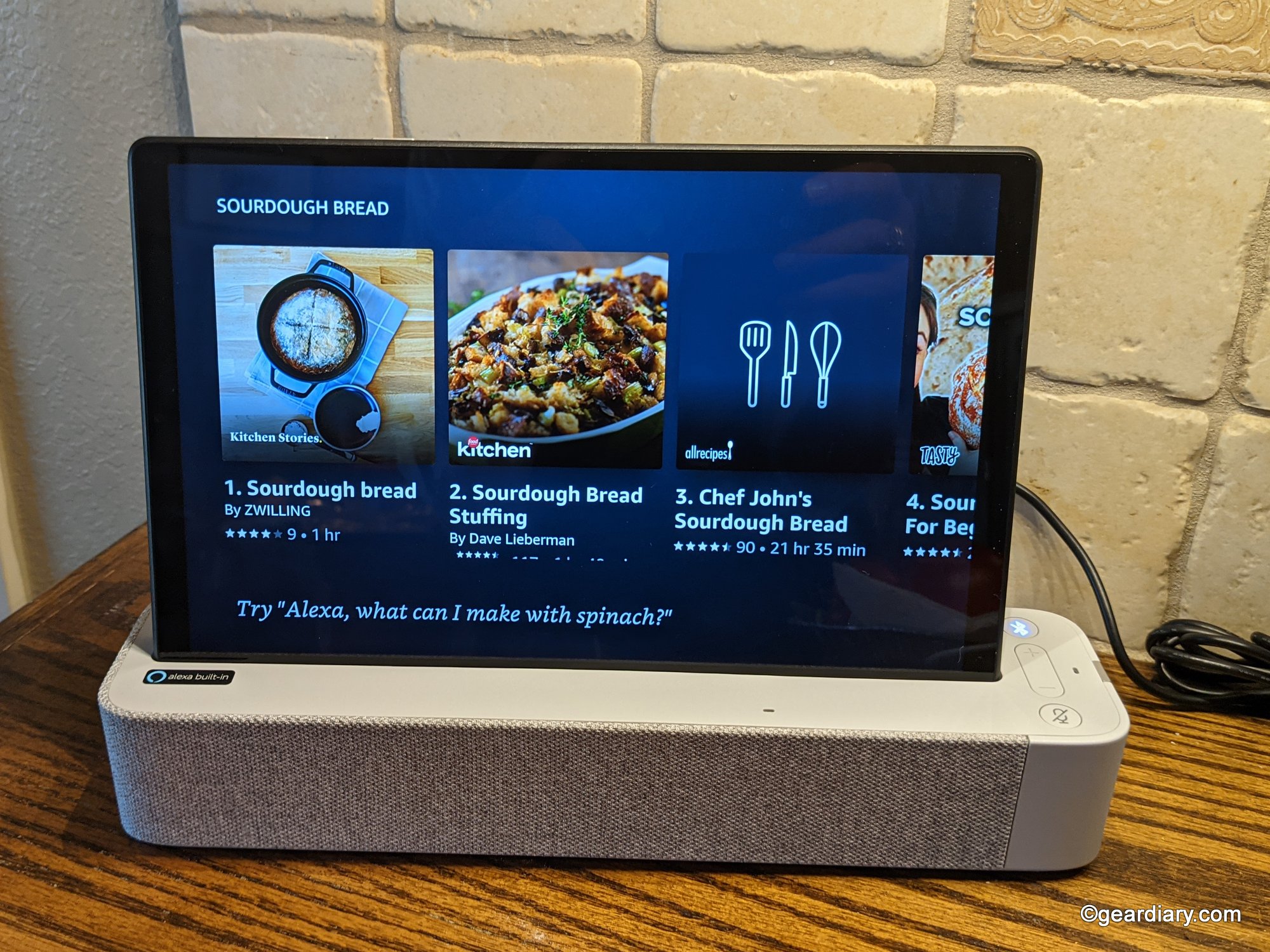 Lenovo Smart Tab M8 and Smart Tab M10 Are 2-in-1 Smart Home Hubs That ...