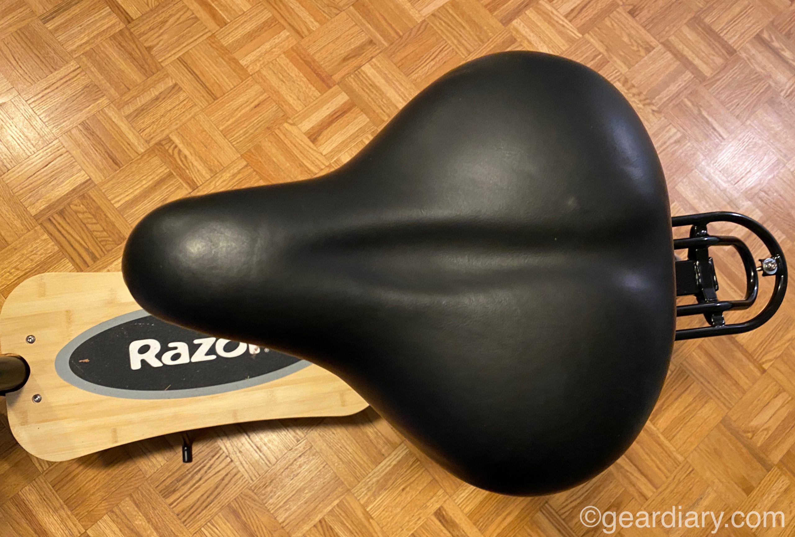 Razor EcoSmart Metro HD Electric Scooter Is a Fun Yet Practical Ride ...