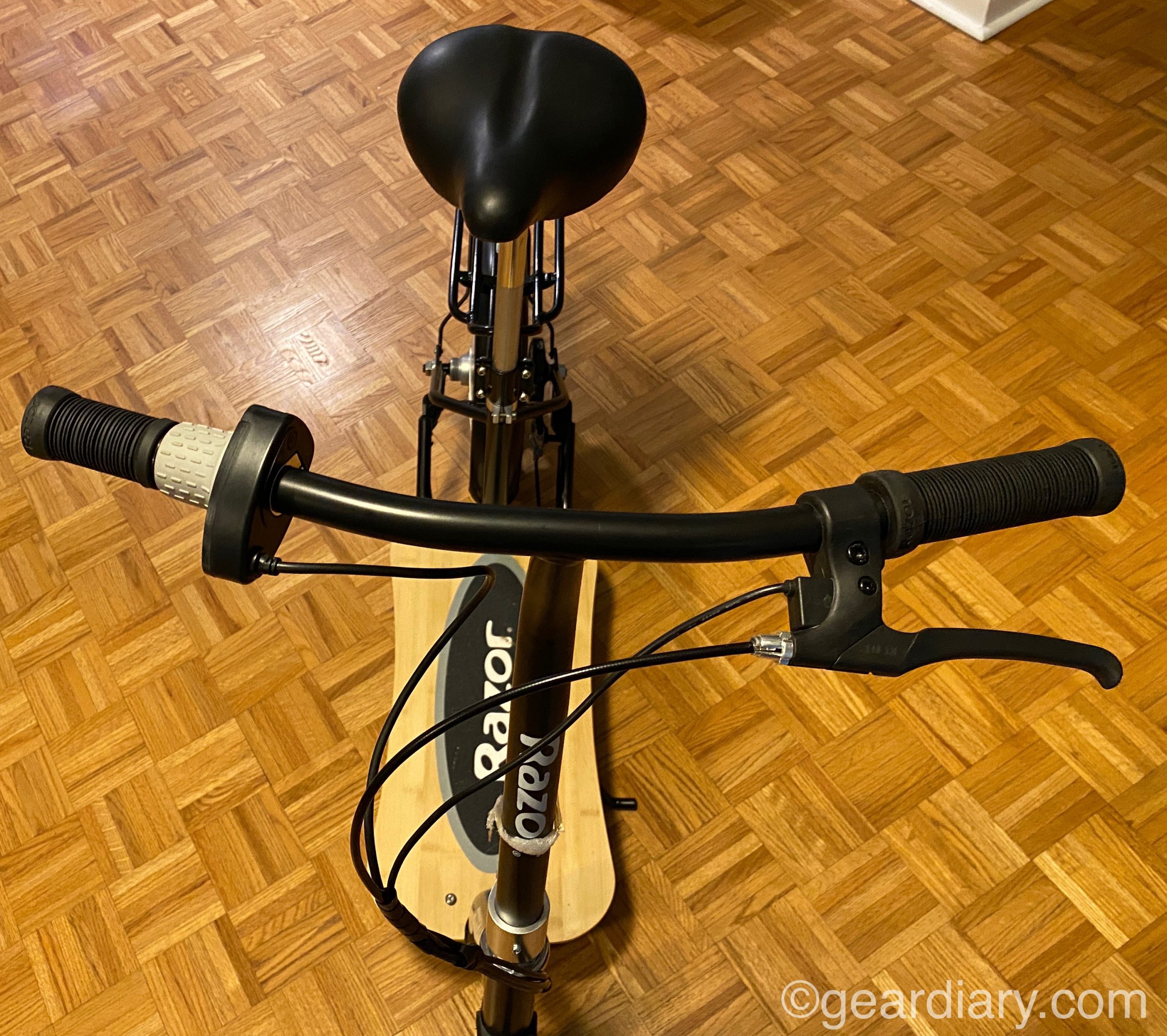 Razor EcoSmart Metro HD Electric Scooter Is a Fun Yet Practical Ride ...