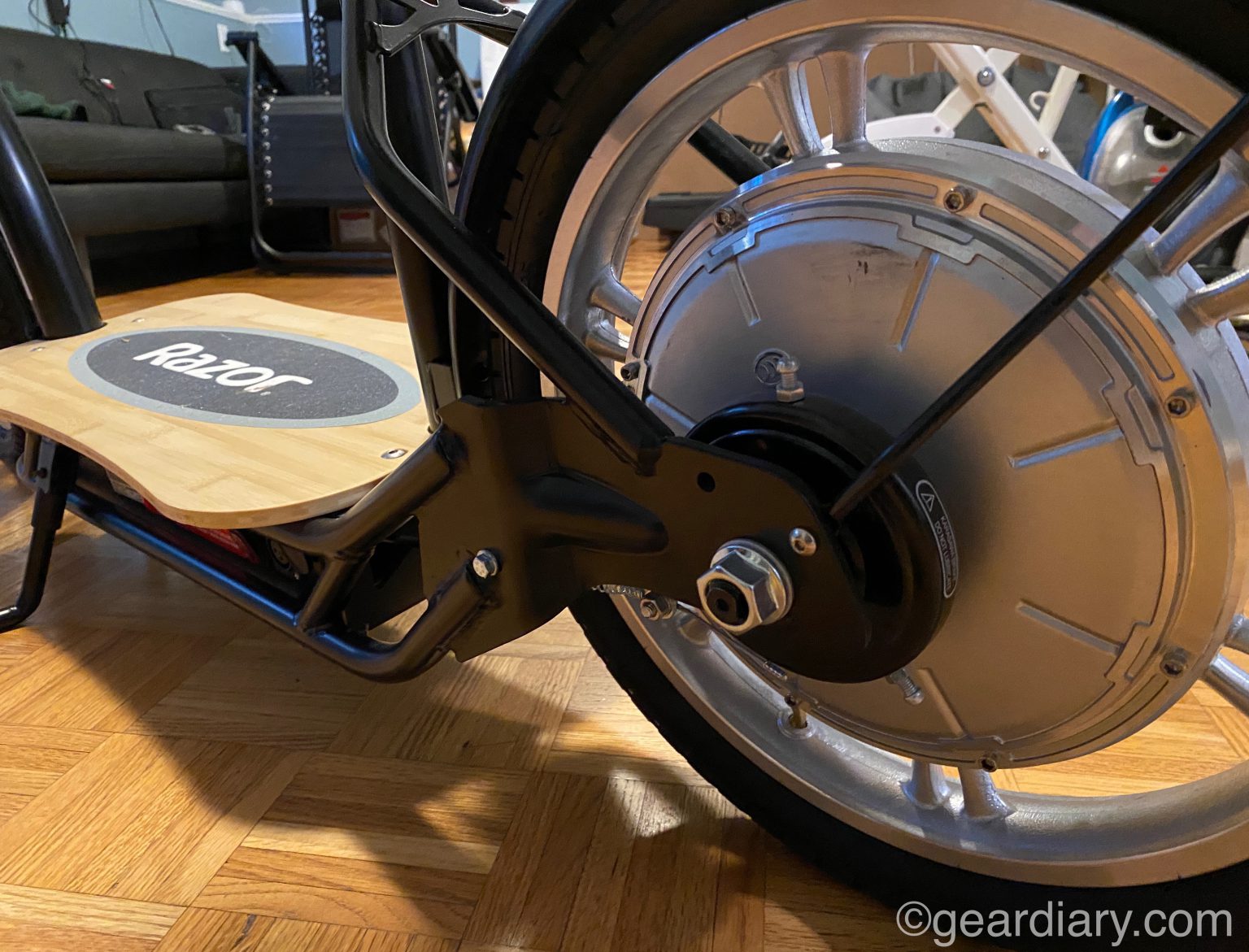 Razor EcoSmart Metro HD Electric Scooter Is a Fun Yet Practical Ride