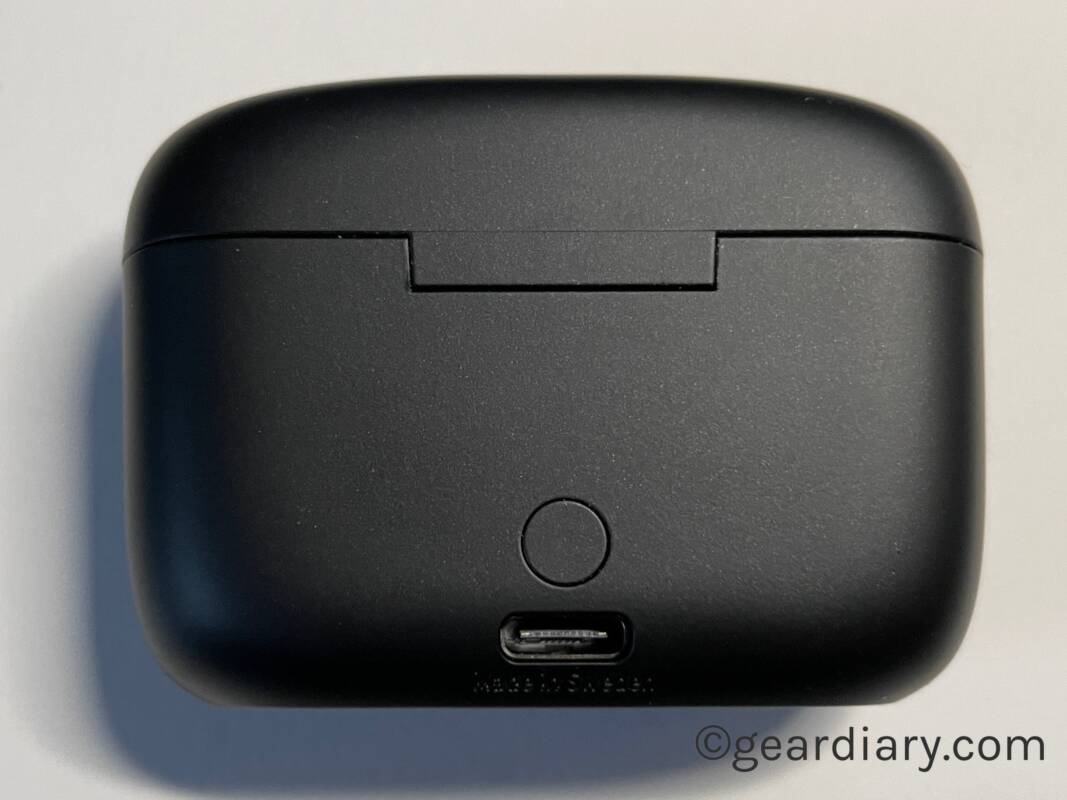 Jays T-Seven True Wireless Review: True Wireless Earbuds Packed with ...