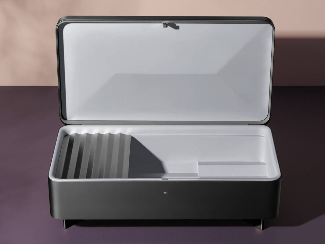 TROVA GO Smart Safe Review: Hide Your Valuables in This Luxurious Lock ...