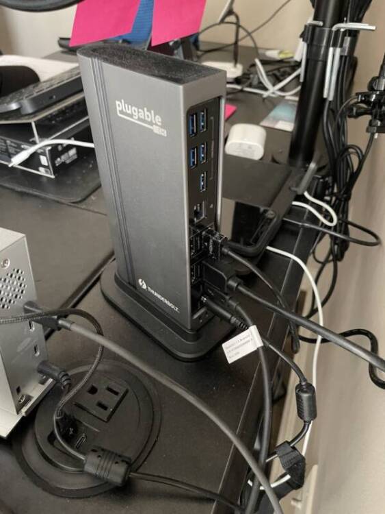 Plugable Thunderbolt 3 Dock Review: Allows Me to Bring My Office Setup ...