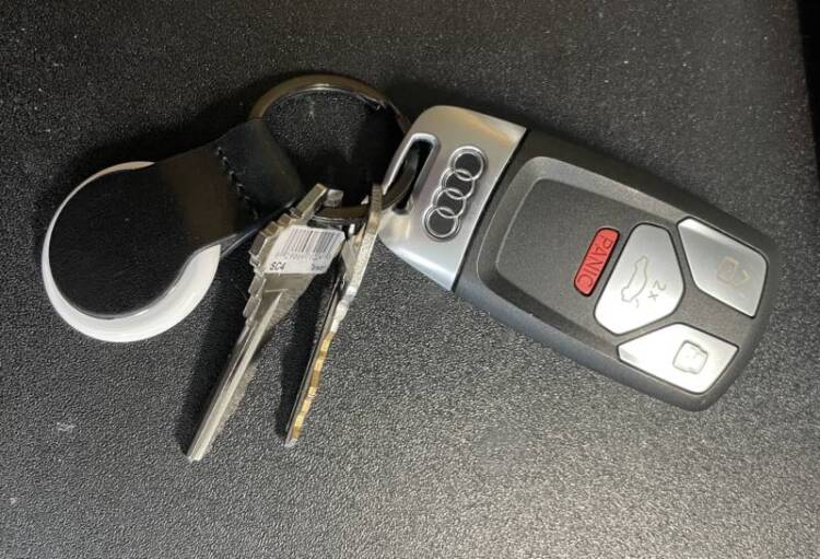 Nomad Leather Loop for AirTag Review: A Simple Yet Essential Accessory ...