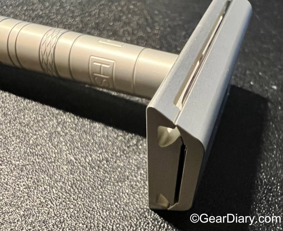 The Henson AL13 Razor Review: Good for Your Face and for the ...