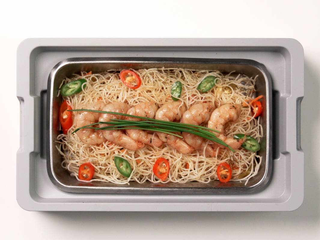 Steambox Is a Self Heating Lunchbox That Will Allow You to a Enjoy Hot ...