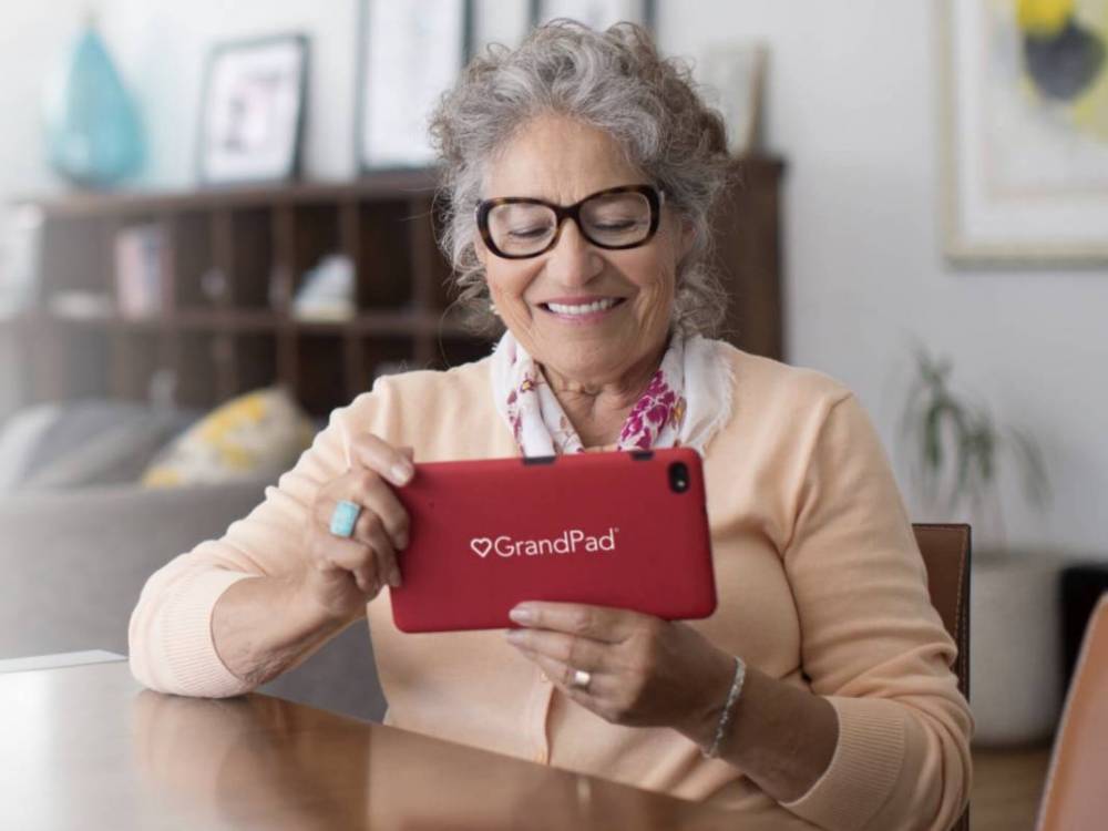 GrandPad Review: Stay in Touch with Loved Ones No Matter Their Tech ...