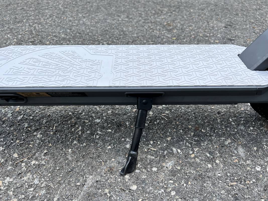 Shell Ride SR-5S Electric Scooter Review: A Premium, Weather-Resistant ...