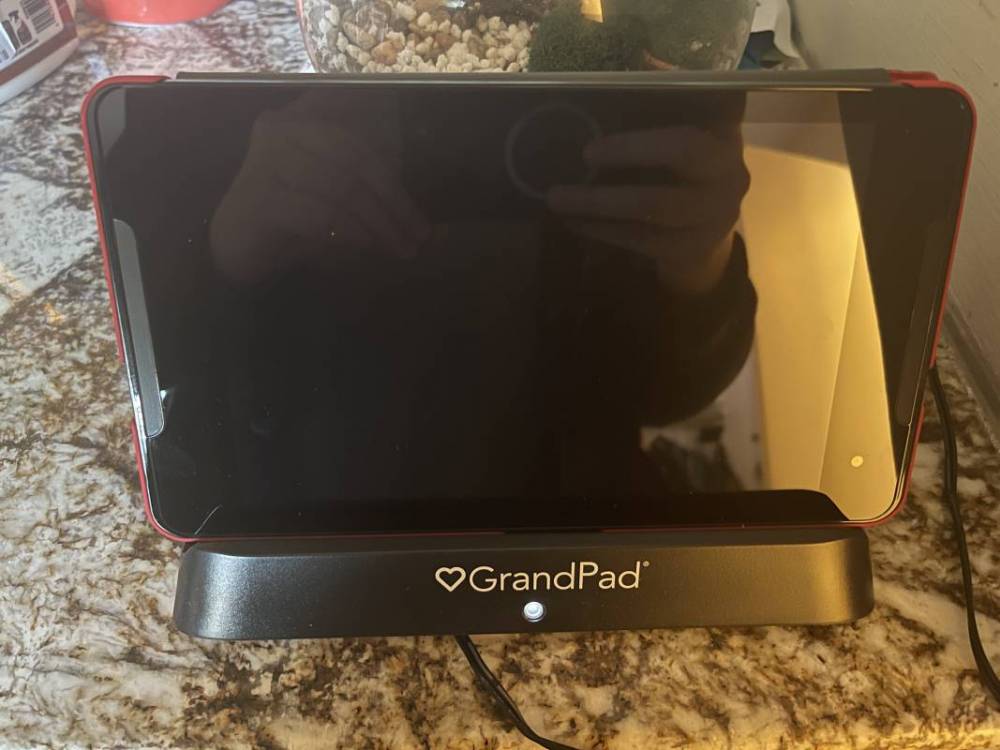 GrandPad Review: Stay in Touch with Loved Ones No Matter Their Tech ...