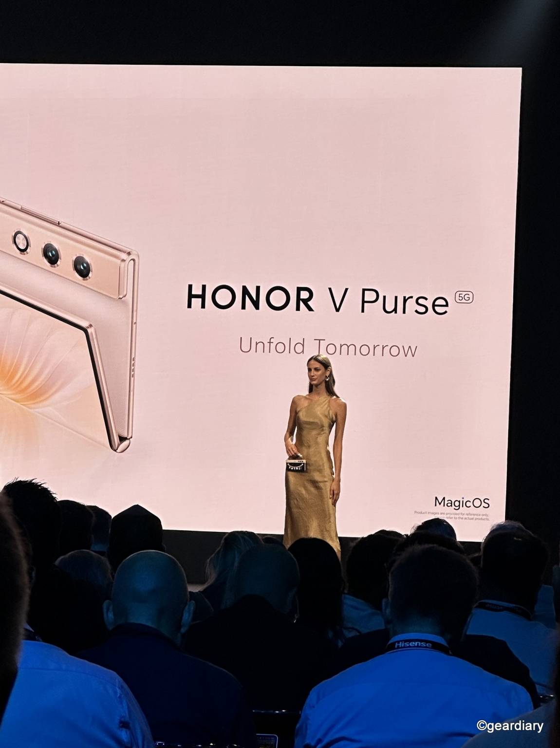 UPDATED: At IFA, the Honor Magic V2 Impressed As the V Purse Concept ...