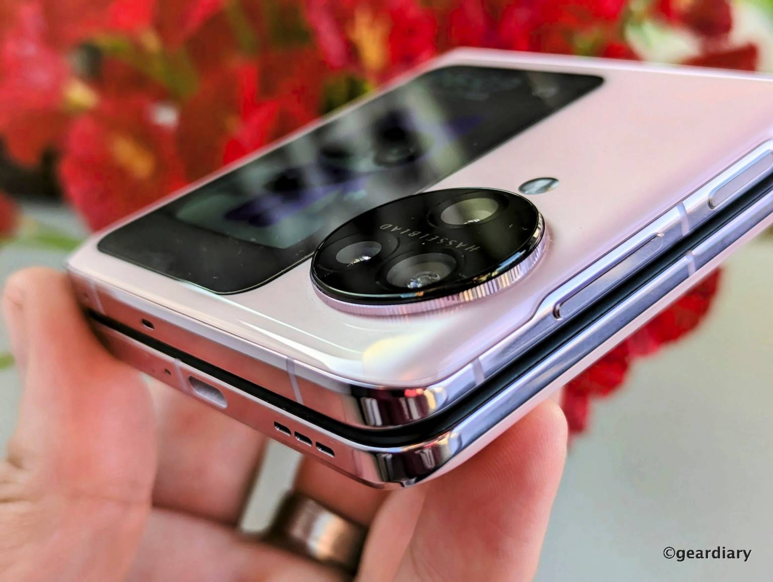 Oppo Find N3 Flip Review: Flipping Samsung the Bird | Gear Diary