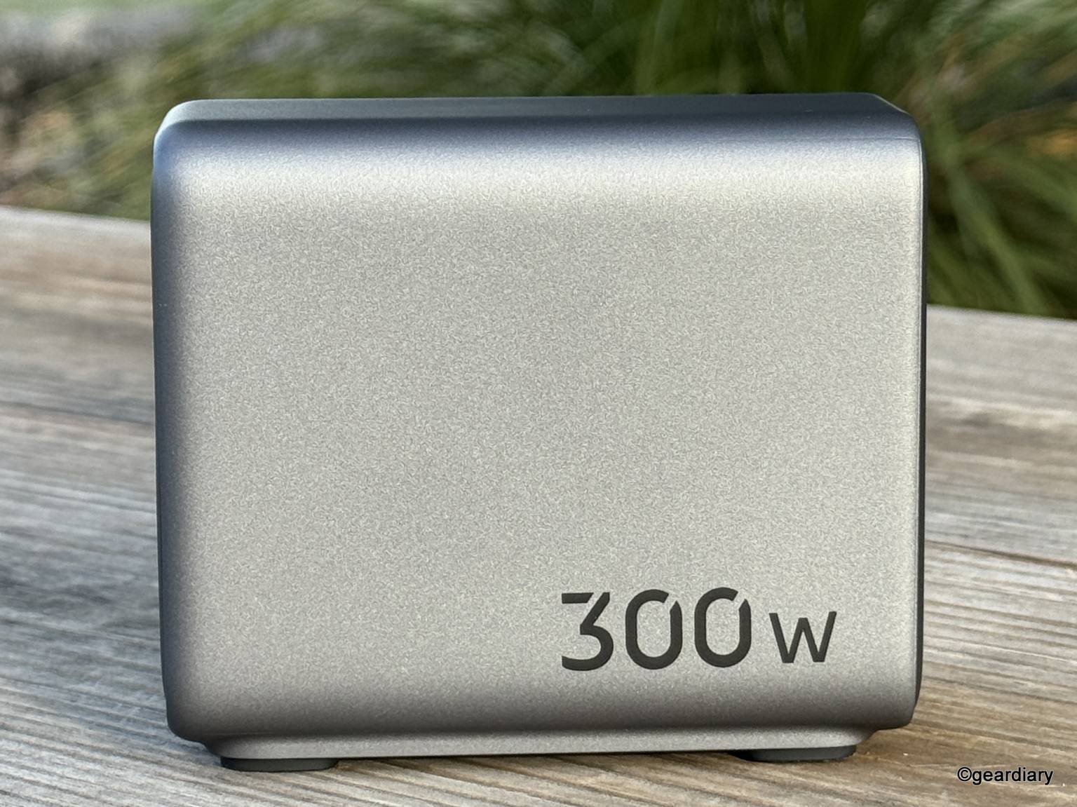 Ugreen Nexode 300W USB-C GaN Desktop Charger Review: So Powerful It Can ...