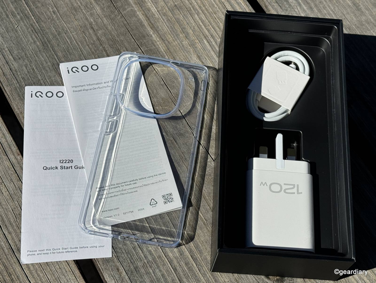 IQOO 12 Legend Edition Review: A Sporty Exterior Hints at the Power ...