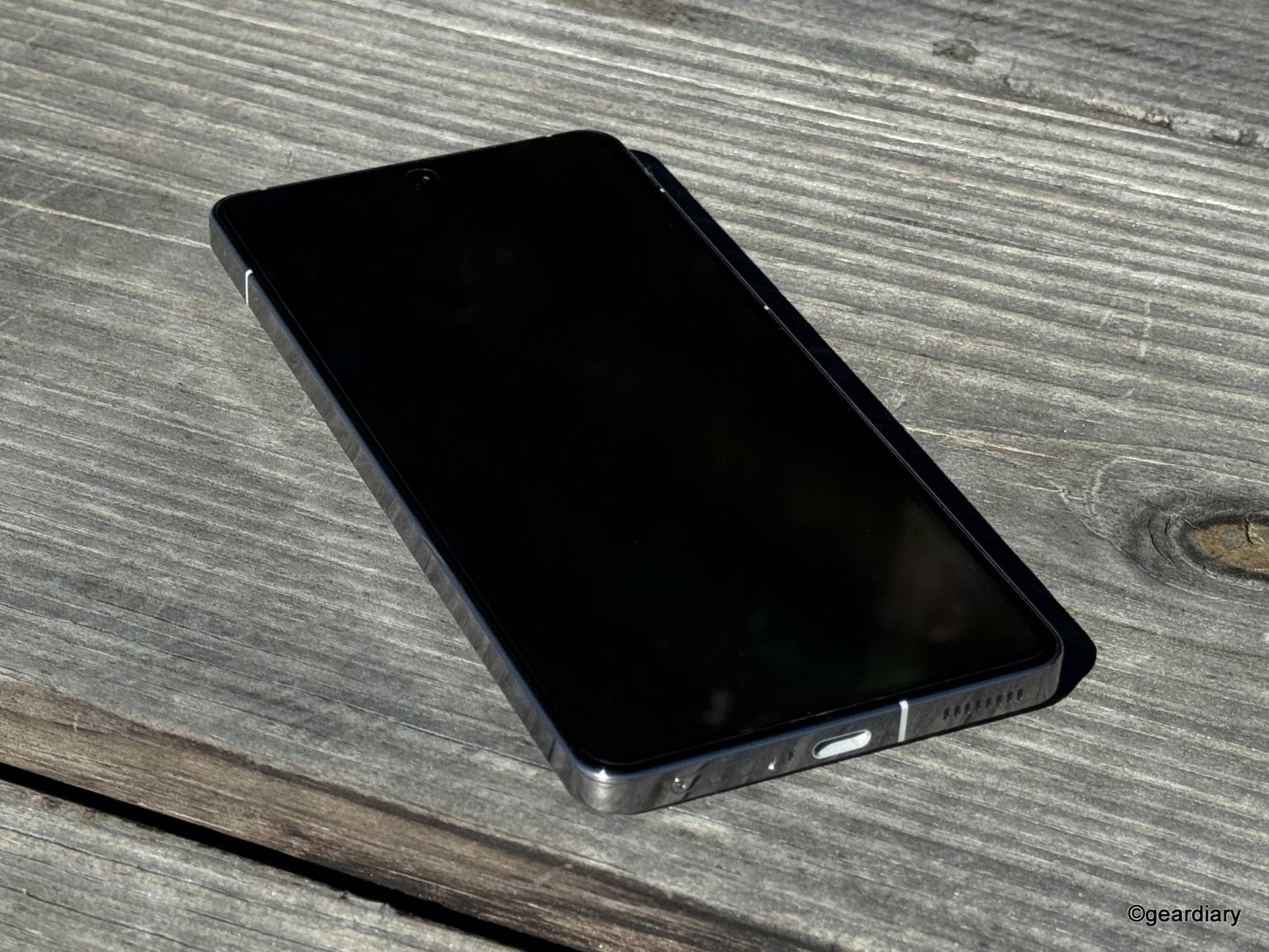 IQOO 12 Legend Edition Review: A Sporty Exterior Hints at the Power ...