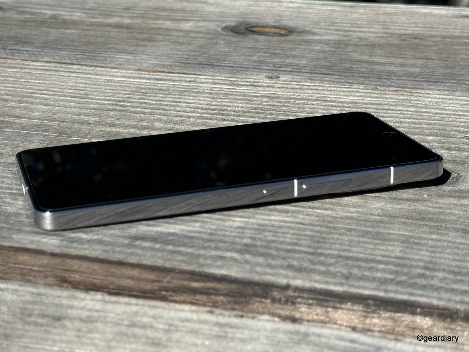 IQOO 12 Legend Edition Review: A Sporty Exterior Hints at the Power ...