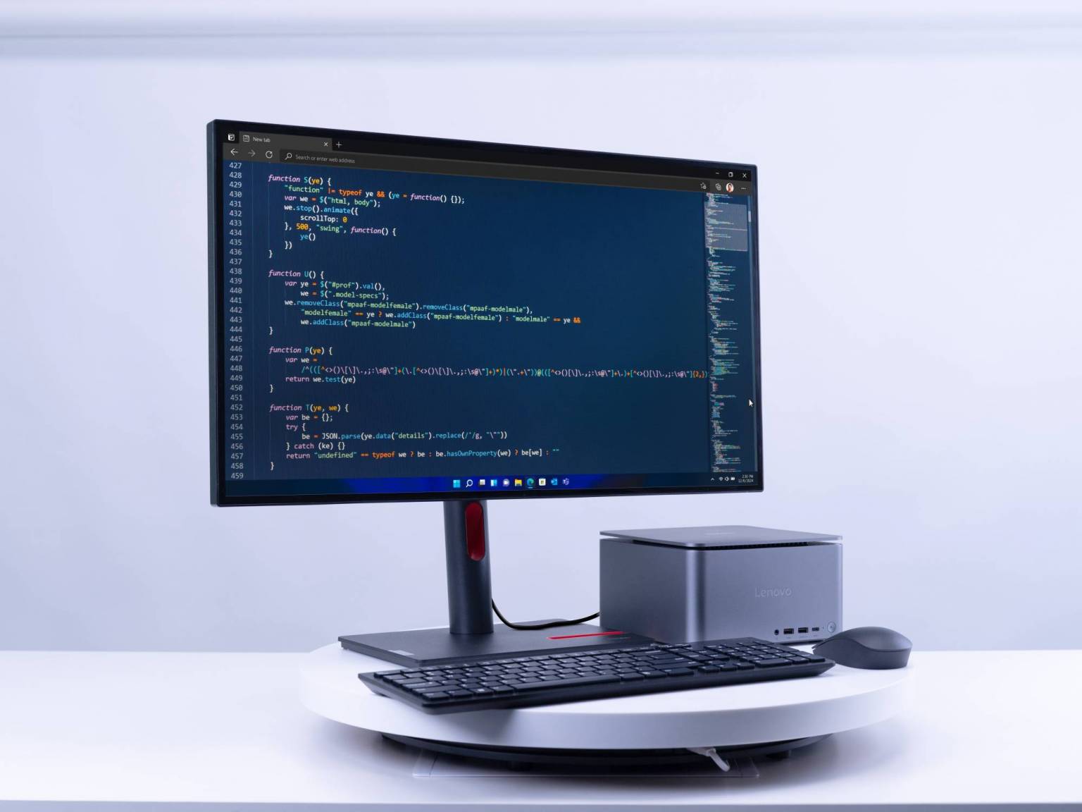 Lenovo ThinkBook Plus Gen 5 Hybrid Combines a Windows PC with an ...