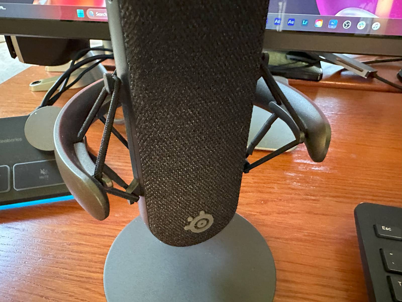 SteelSeries Alias Pro XLR Mic Review: Two Excellent Products in One ...